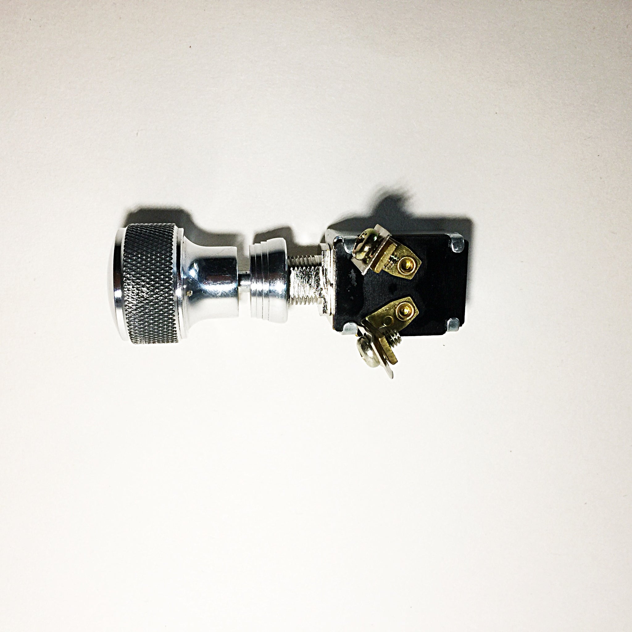 Dashboard Horn Push Switch with Custom 'Knurled' Knob & Bezel – Joyride Hot Rods